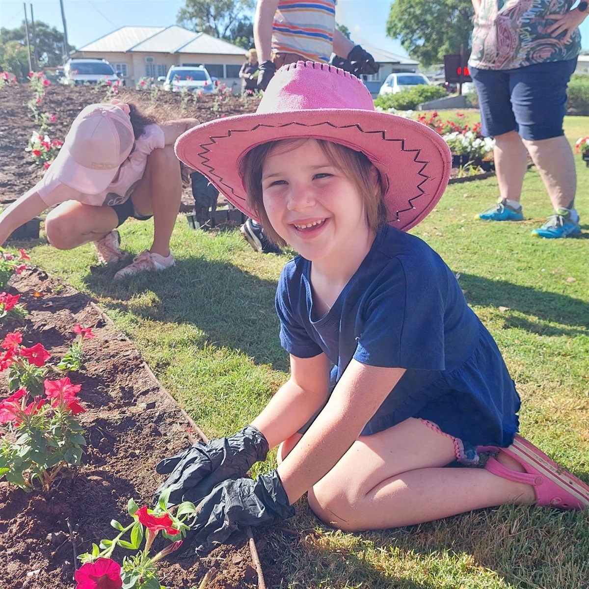 Community Spring Planting Day Western Downs Regional Council