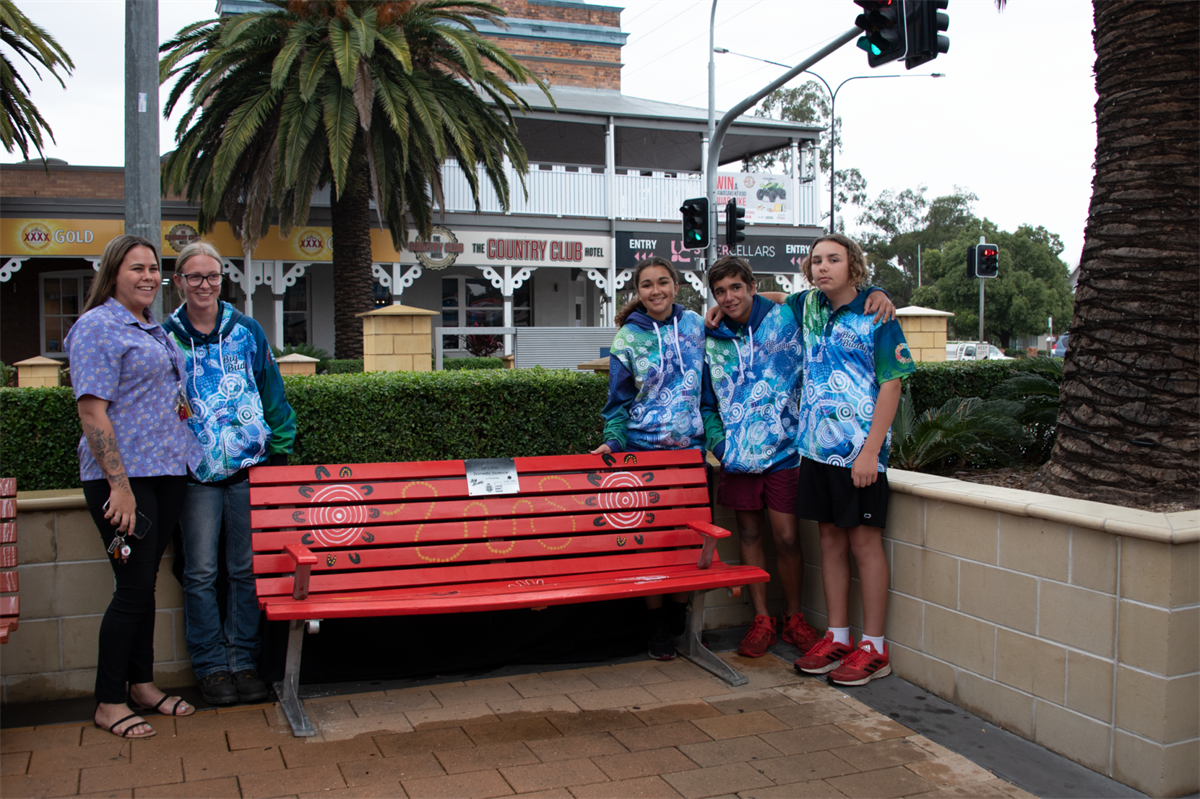 Red Bench Project raises awareness for domestic violence prevention ...